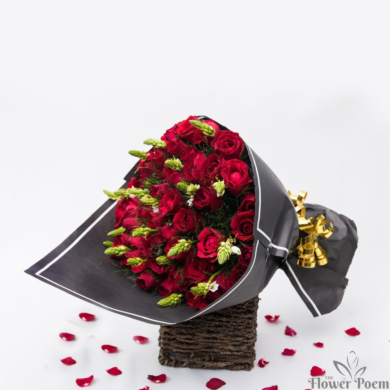 50 Red Roses Bunch - Luxurious Bouquet for Grand Romantic Gestures ...
