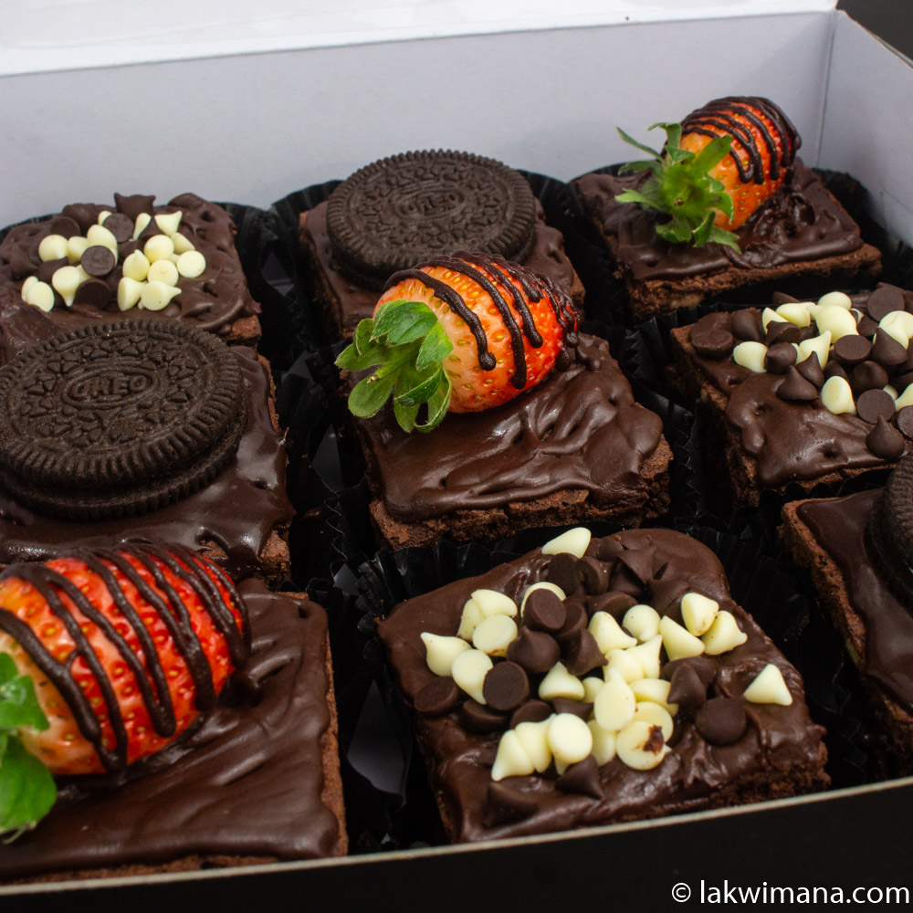 Classic Chocolate Brownie Pack 9pcs, Lakwimana