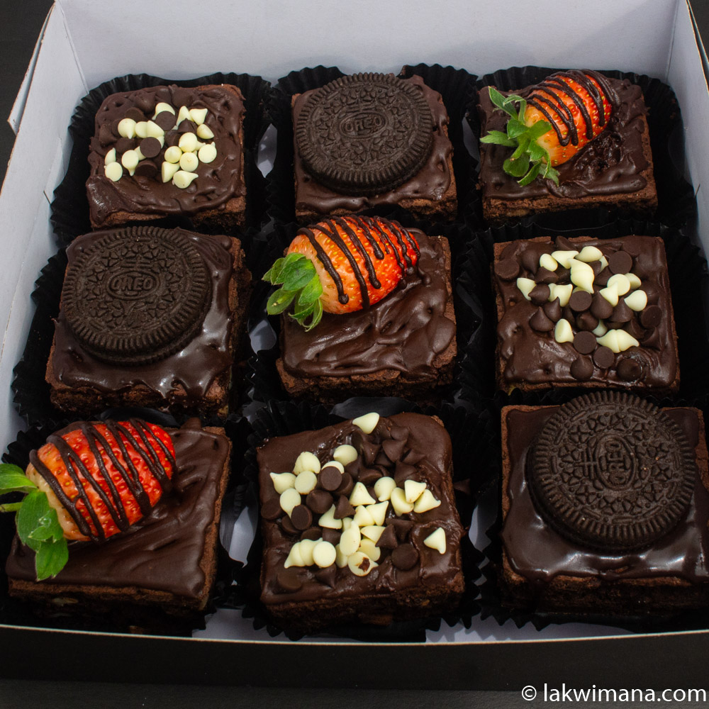 Classic Chocolate Brownie Pack 9pcs, Lakwimana