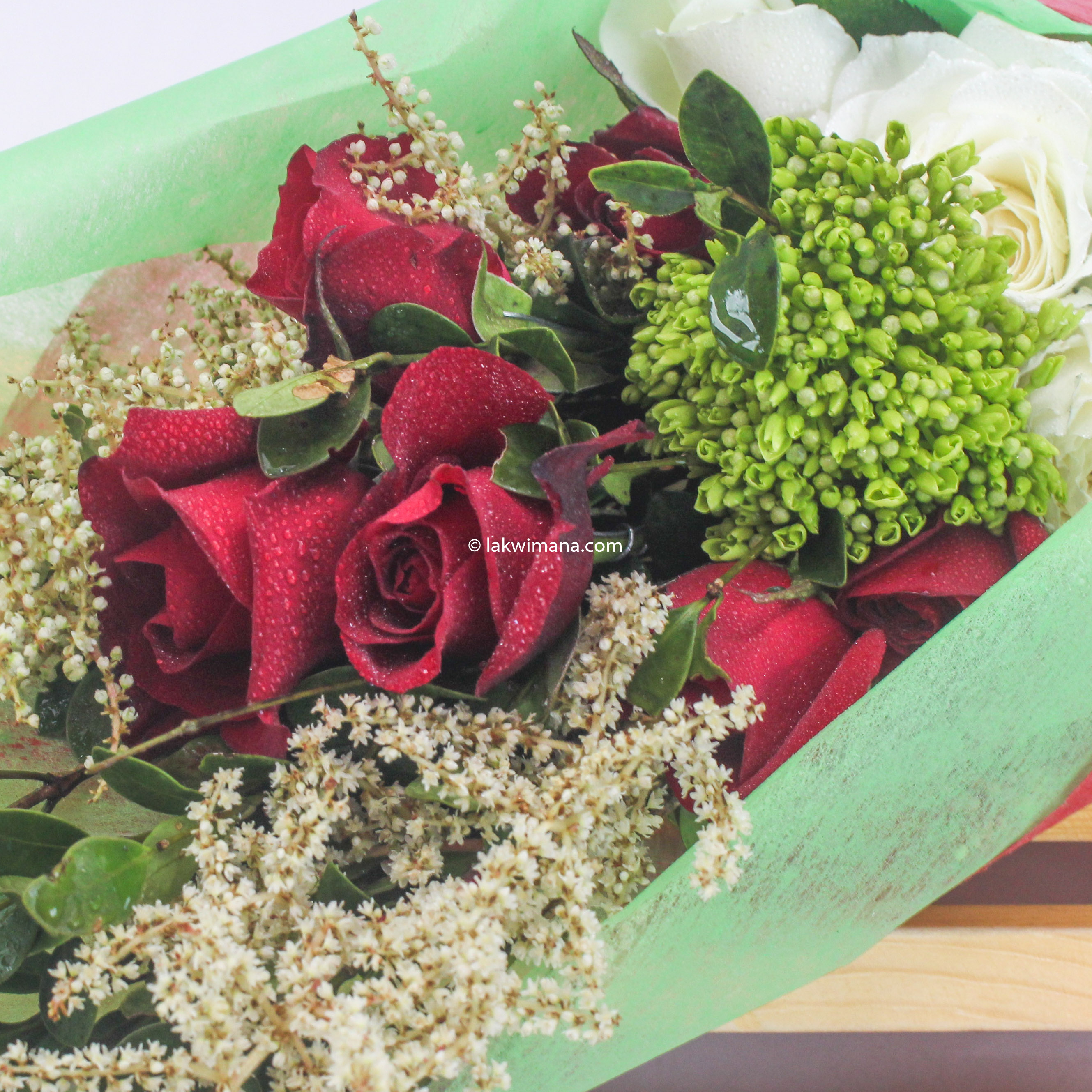 Classical Love Bouquet, Lakwimana