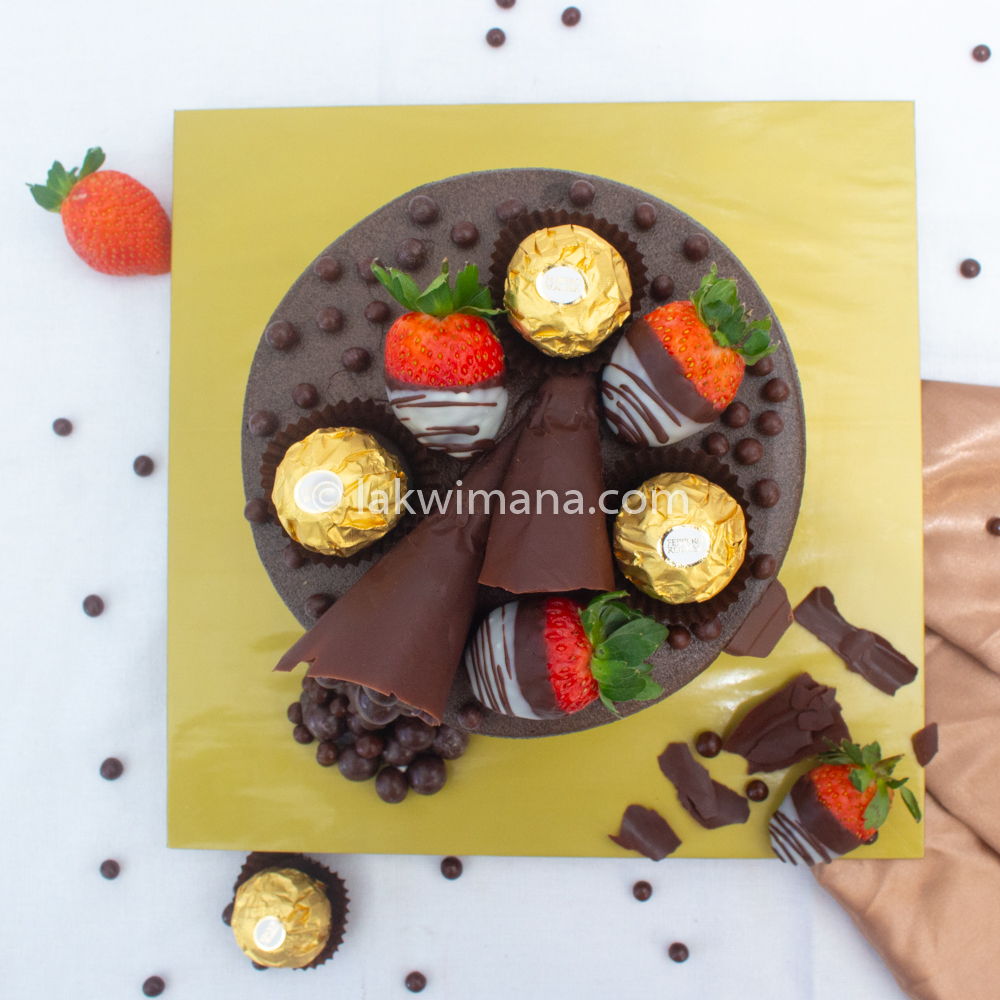 Divinity Fountain Chocolate Cake 3lb, Lakwimana