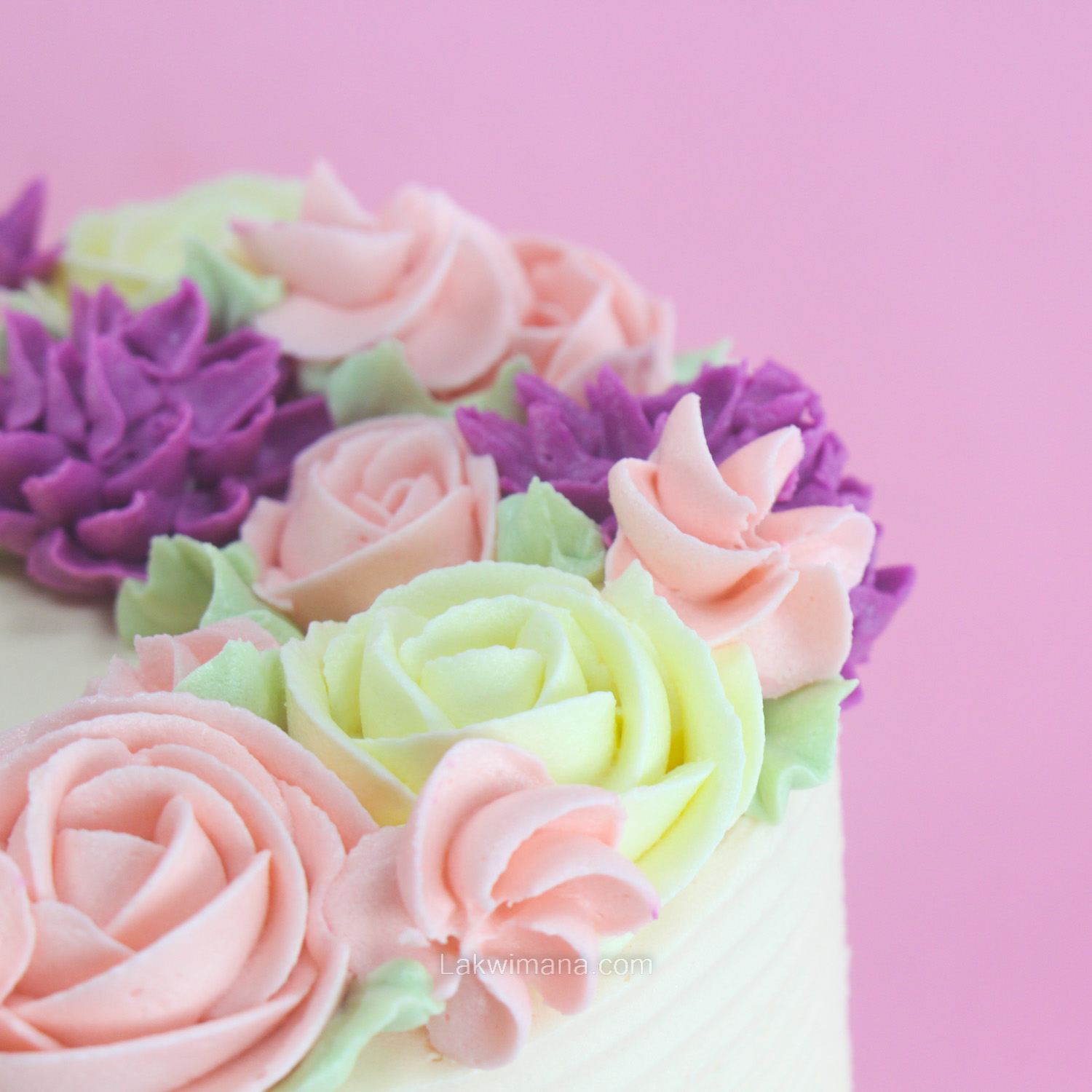 Exquisite Floral Cake, Lakwimana