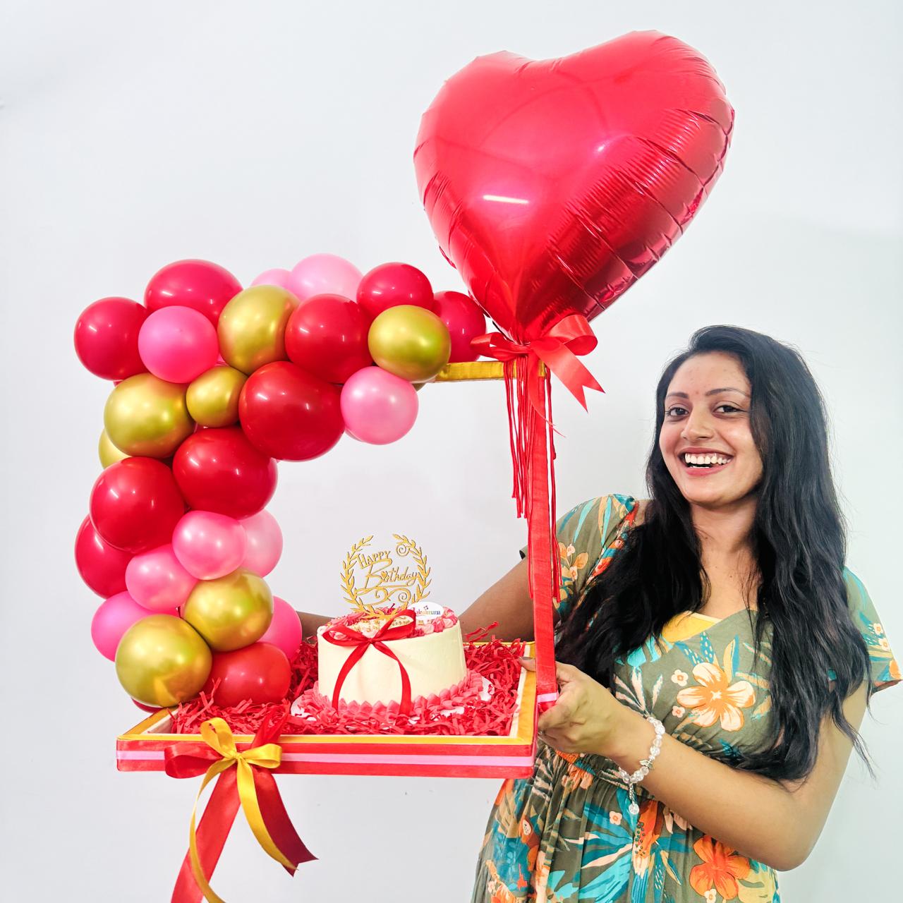 Hearty Balloon Cake Hamper, Lakwimana