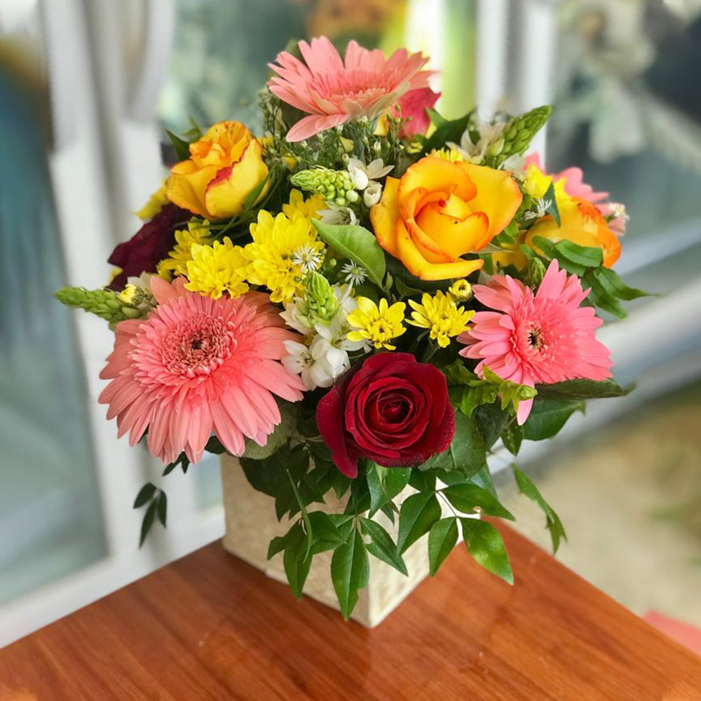 Mixed Roses and Jebra Mix Basket, Lakwimana