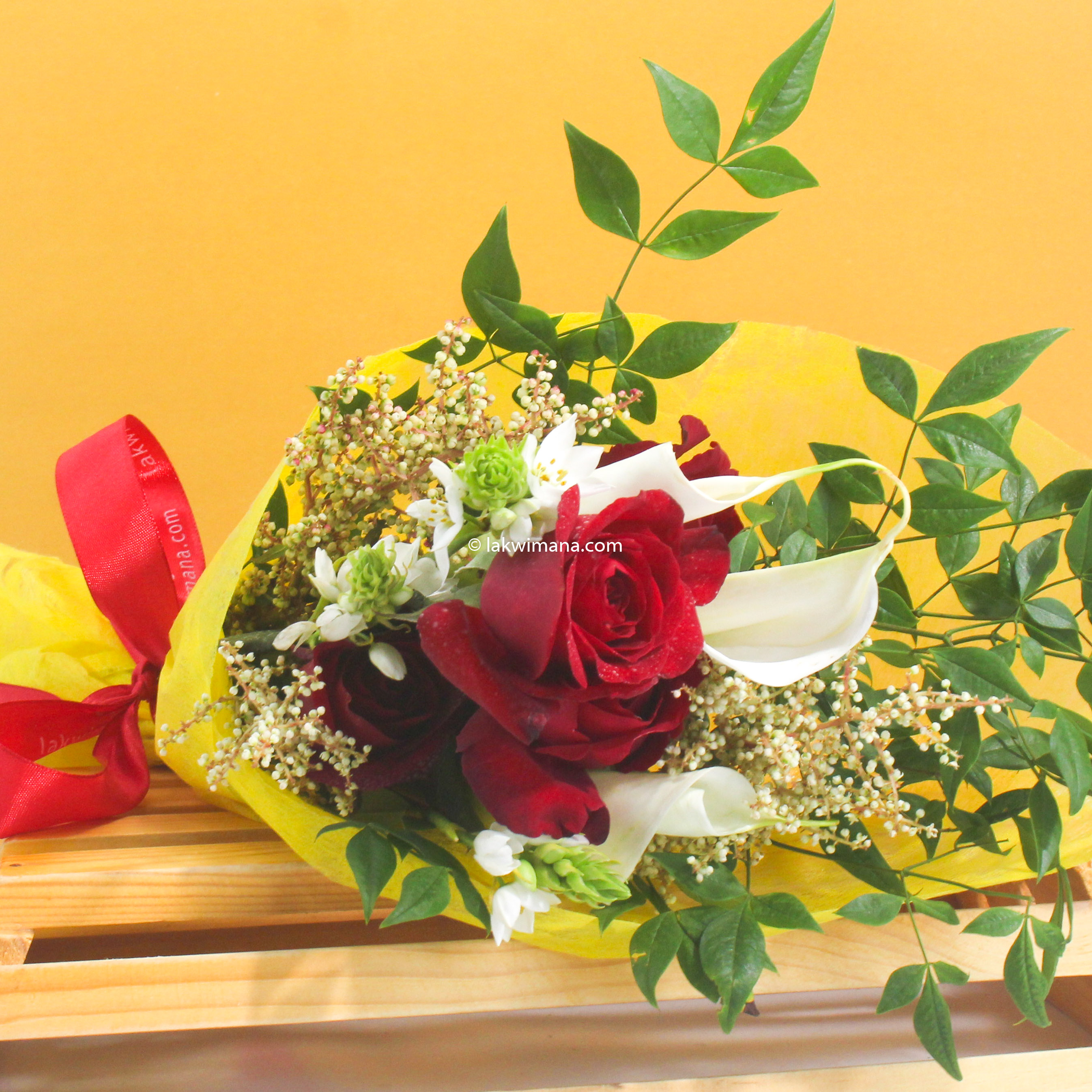Red Roses with Lilies Bouquet, Lakwimana